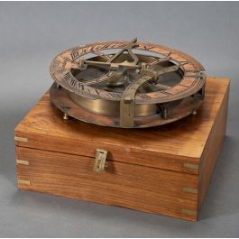 1321-Cuadrante solar con brújula. En su caja de madera original ...