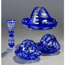2465-Lote en cristal de Bohemia tallado compuesto por 4 piezas en azul ...