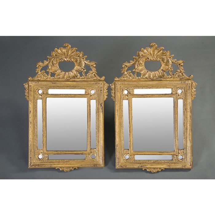 1048-Pareja de espejos estilo Rococó en madera tallada y dorada con ...