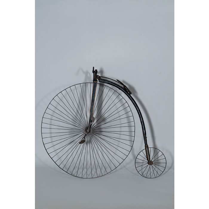 876-Curioso velocípedo en hierro forjado a mano. s. XIX. | Fernando Durán