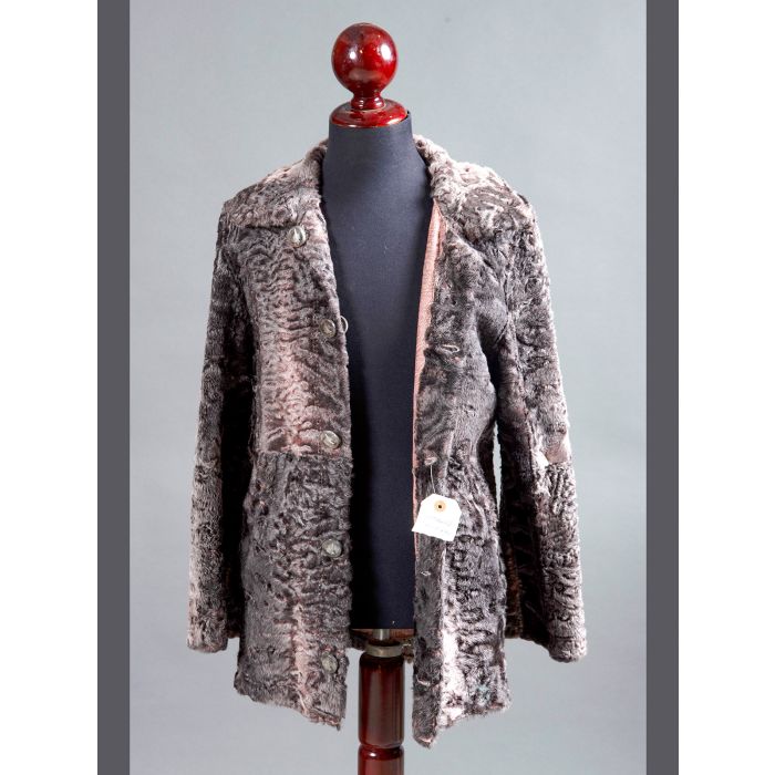 884-CHAQUETÓN REVERSIBLE LOMOS DE ASTRACAN BRESUA EN COLOR GRIS Y ROSA ...