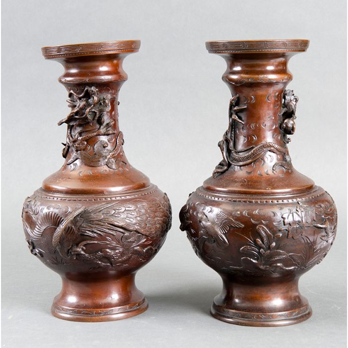 350-Pareja de jarrones en bronce, Japón, Periodo Meiji. s. XIX ...