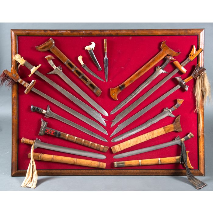 1487-Panoplia formada por: Campilán Campilán moro (con vaina) Kalis ...